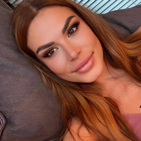 Jessica Bell (@jessica.bell) | Photos & Videos on Glamino