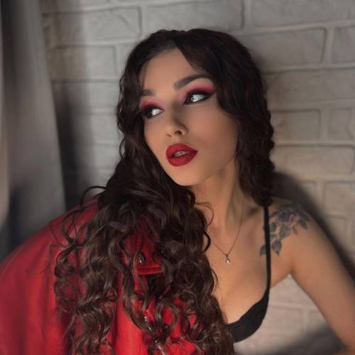 Lika (@likaa_22) | Photos & Videos on Glamino