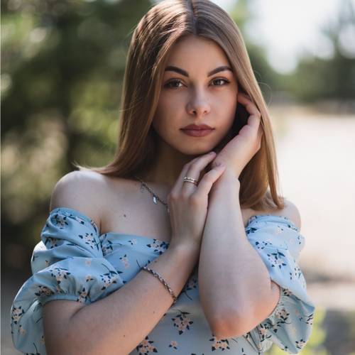 Keri (@keri) | Photos & Videos on Glamino